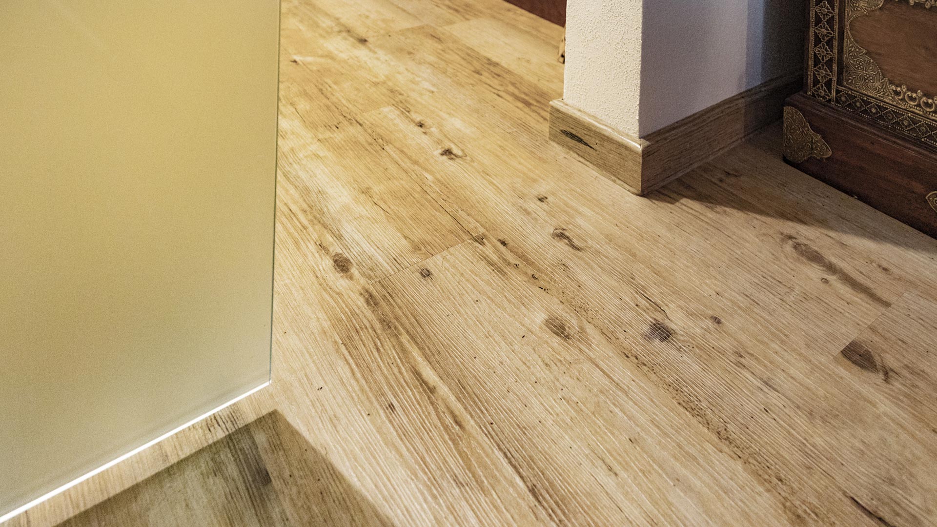 Bodenbeläge: Linoleum, Parkett, Kork, Teppich, Industrieböden | sachs ...